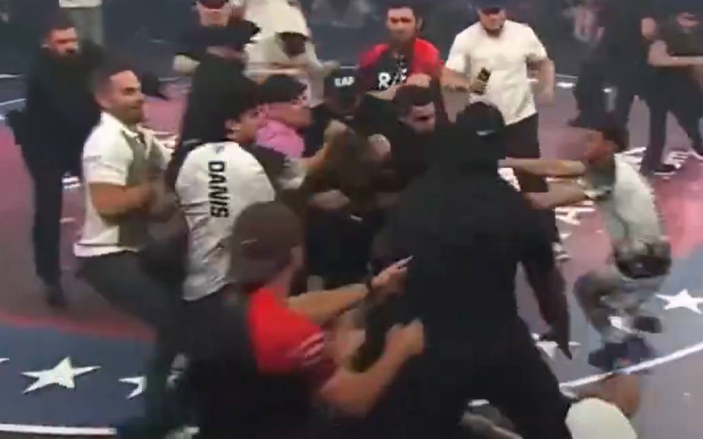 VIDEO: Khamzat Chimaev i stort slagsmål med Dillon Danis